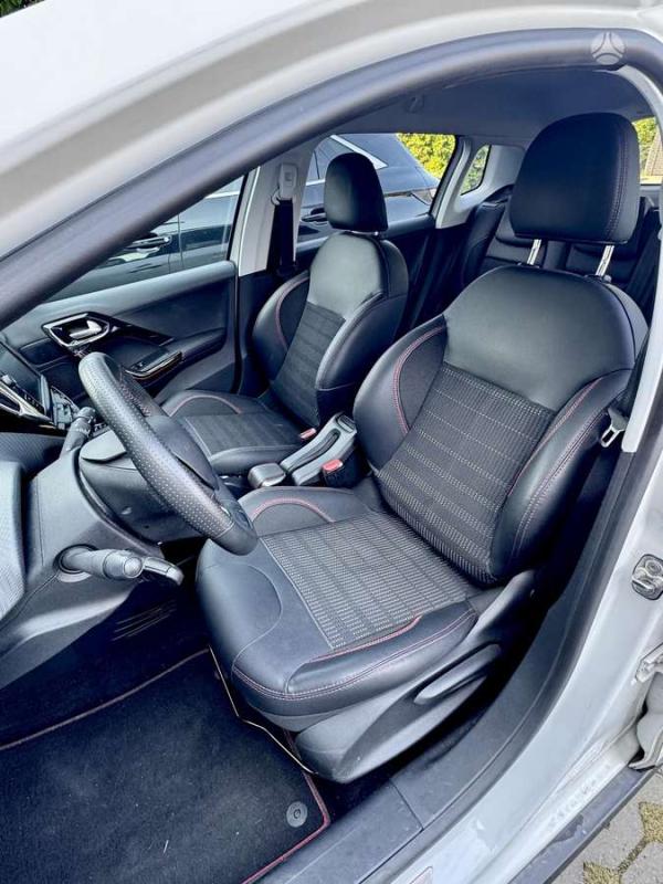 White Peugeot 2008 2018 in Klaipeda, with an engine capacity of 1.20 L and mileage of 53 thousand km for 7900 €, photo 10 on AUTOMOTO.COM.LV