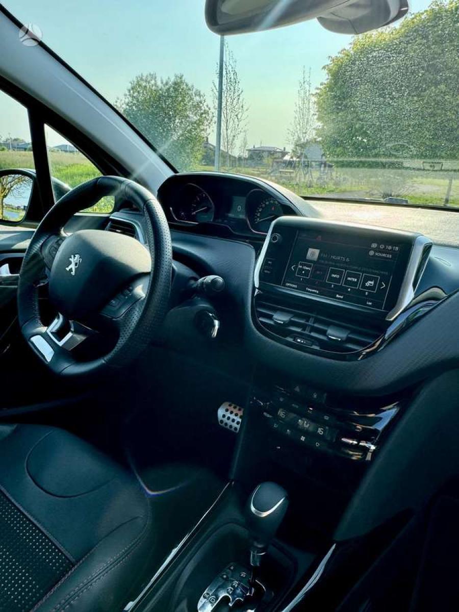 White Peugeot 2008 2018 in Klaipeda, with an engine capacity of 1.20 L and mileage of 53 thousand km for 7900 €, photo 12 on AUTOMOTO.COM.LV