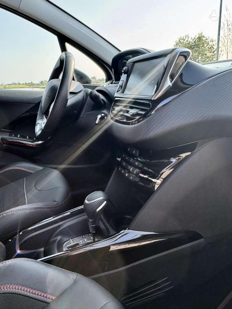 White Peugeot 2008 2018 in Klaipeda, with an engine capacity of 1.20 L and mileage of 53 thousand km for 7900 €, photo 13 on AUTOMOTO.COM.LV