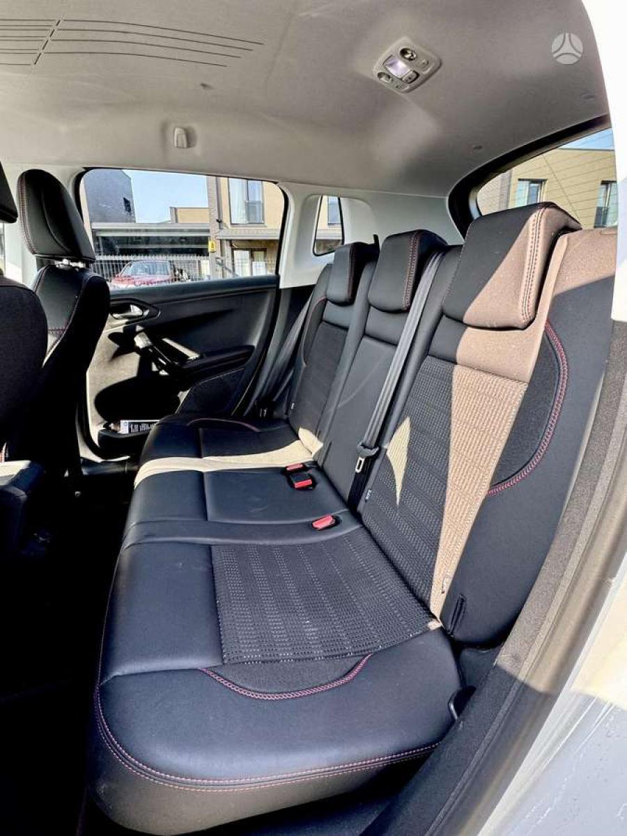 White Peugeot 2008 2018 in Klaipeda, with an engine capacity of 1.20 L and mileage of 53 thousand km for 7900 €, photo 17 on AUTOMOTO.COM.LV