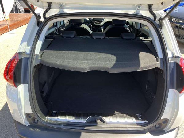 White Peugeot 2008 2019 in Klaipeda, with an engine capacity of 1.50 L and mileage of 140 thousand km for 8850 €, photo 6 on AUTOMOTO.COM.LV