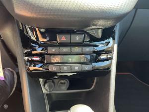 Balts Peugeot 2008 2019 Klaipėda, ar dzinēja tilpumu 1.50 L un nobraukumu 140 tūkst. km par 8850 €, foto 19 vietnē AUTOMOTO.COM.LV