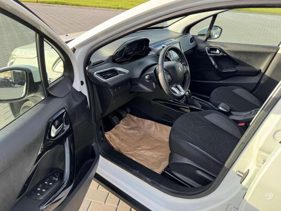 Balts Peugeot 2008 2019 Telšiai, ar dzinēja tilpumu 1.50 L un nobraukumu 235 tūkst. km par 6413 €, foto 12 vietnē AUTOMOTO.COM.LV