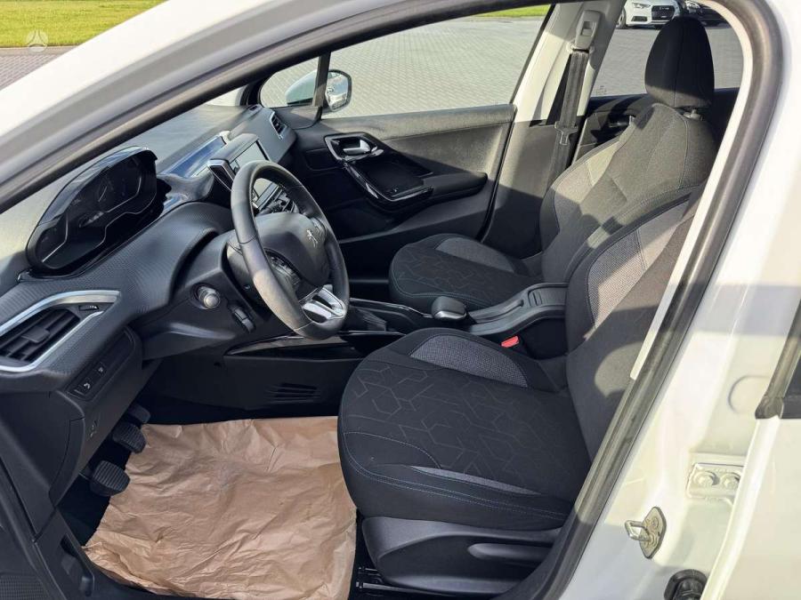 Balts Peugeot 2008 2019 Telšiai, ar dzinēja tilpumu 1.50 L un nobraukumu 235 tūkst. km par 6413 €, foto 13 vietnē AUTOMOTO.COM.LV