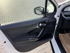Balts Peugeot 2008 2019 Telšiai, ar dzinēja tilpumu 1.50 L un nobraukumu 235 tūkst. km par 6413 €, foto 15 vietnē AUTOMOTO.COM.LV