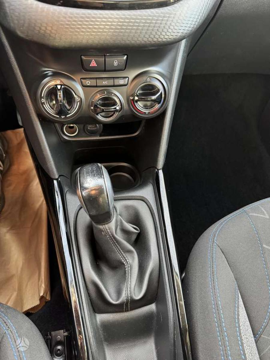 Balts Peugeot 2008 2019 Telšiai, ar dzinēja tilpumu 1.50 L un nobraukumu 235 tūkst. km par 6413 €, foto 23 vietnē AUTOMOTO.COM.LV