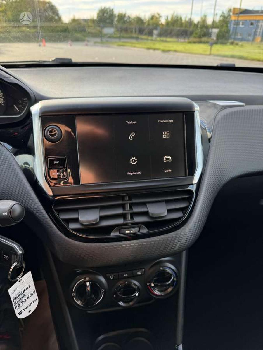 Balts Peugeot 2008 2019 Telšiai, ar dzinēja tilpumu 1.50 L un nobraukumu 235 tūkst. km par 6413 €, foto 25 vietnē AUTOMOTO.COM.LV