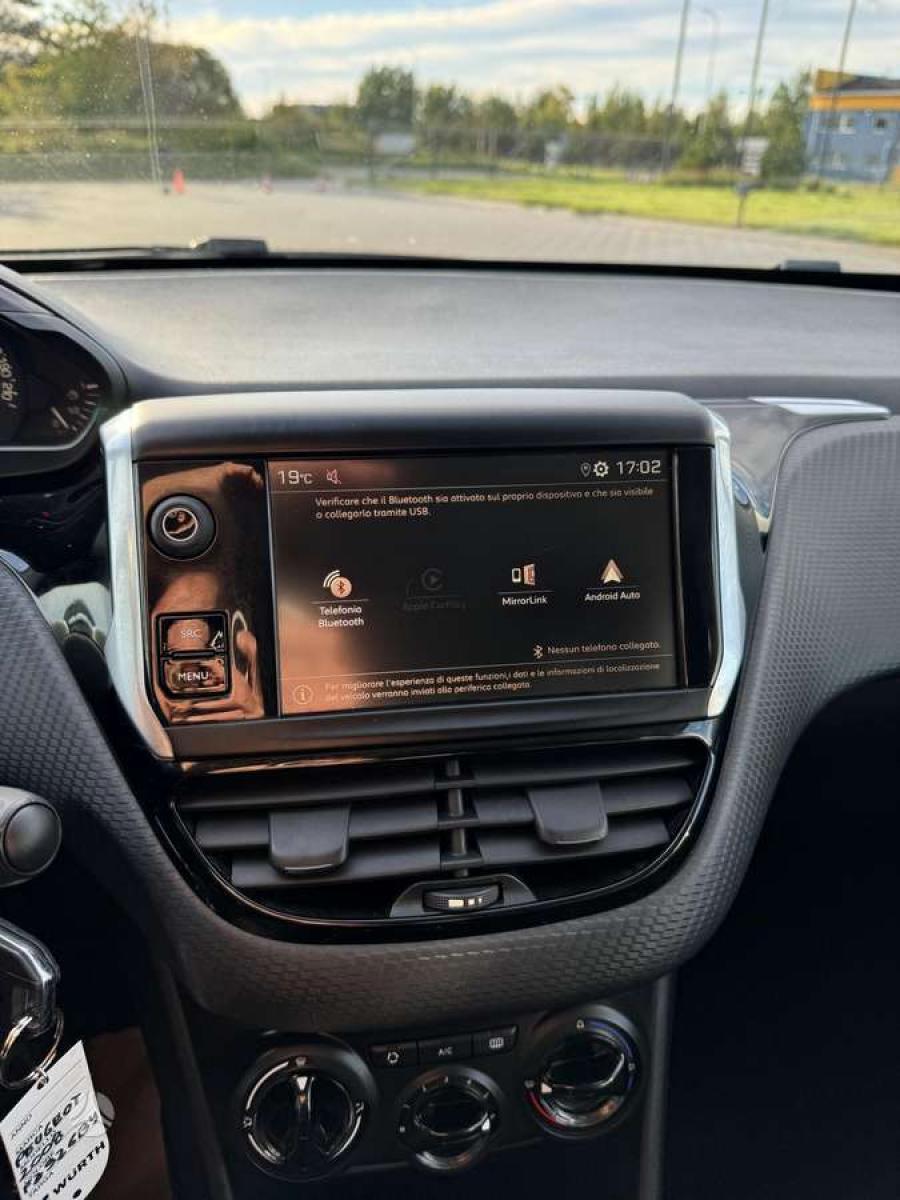Balts Peugeot 2008 2019 Telšiai, ar dzinēja tilpumu 1.50 L un nobraukumu 235 tūkst. km par 6413 €, foto 29 vietnē AUTOMOTO.COM.LV