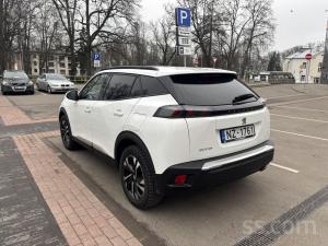 Balts Peugeot 2008 2020 Rīga, ar dzinēja tilpumu 1.50 L un nobraukumu 199 tūkst. km par 14000 €, foto 3 vietnē AUTOMOTO.COM.LV