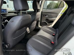 White Peugeot 2008 2020 in Tartu, with an engine capacity of 1.20 L and mileage of 99 thousand km for 13999 €, photo 11 on AUTOMOTO.COM.LV