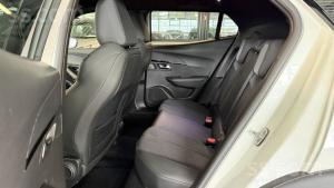 Balts Peugeot 2008 2020 Rīga, ar dzinēja tilpumu 1.20 L un nobraukumu 103 tūkst. km par 13500 €, foto 13 vietnē AUTOMOTO.COM.LV