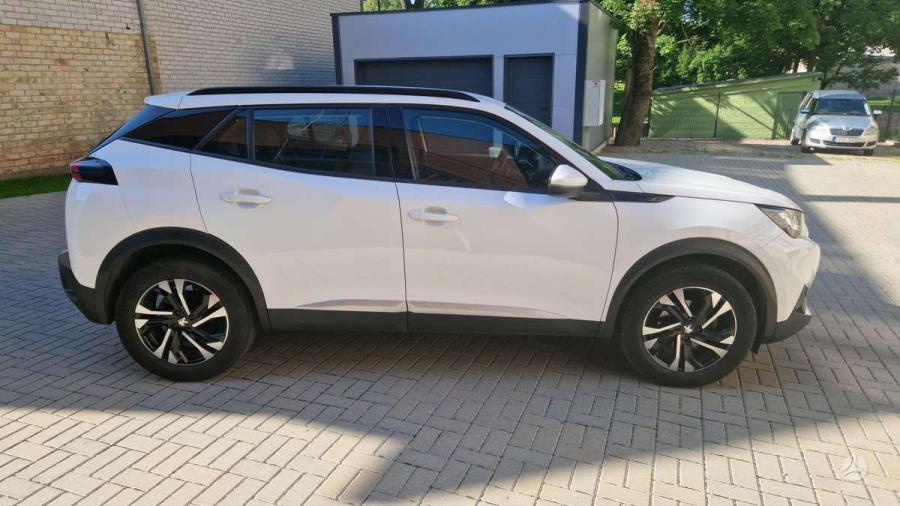 Balts Peugeot 2008 2020 Šauļi, ar dzinēja tilpumu 1.20 L un nobraukumu 127 tūkst. km par 12500 €, foto 5 vietnē AUTOMOTO.COM.LV