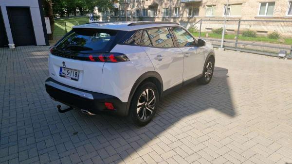 White Peugeot 2008 2020 in Siauliai, with an engine capacity of 1.20 L and mileage of 127 thousand km for 12500 €, photo 5 on AUTOMOTO.COM.LV