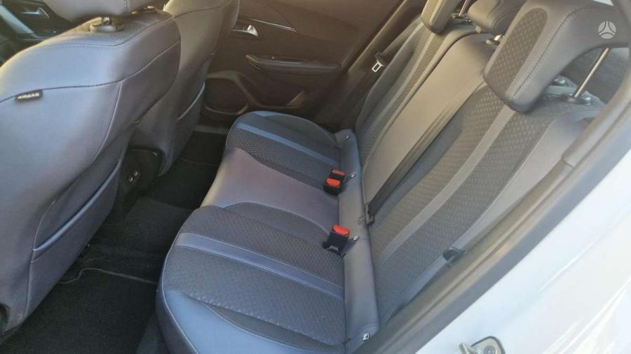 Balts Peugeot 2008 2020 Šauļi, ar dzinēja tilpumu 1.20 L un nobraukumu 127 tūkst. km par 12500 €, foto 13 vietnē AUTOMOTO.COM.LV