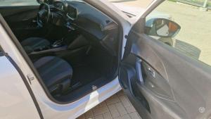 Balts Peugeot 2008 2020 Šauļi, ar dzinēja tilpumu 1.20 L un nobraukumu 127 tūkst. km par 12500 €, foto 16 vietnē AUTOMOTO.COM.LV