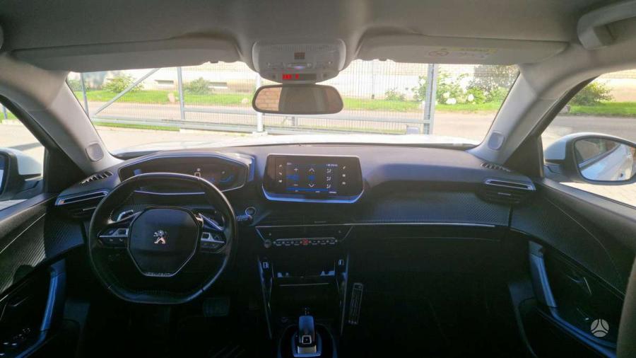 Balts Peugeot 2008 2020 Šauļi, ar dzinēja tilpumu 1.20 L un nobraukumu 127 tūkst. km par 12500 €, foto 20 vietnē AUTOMOTO.COM.LV
