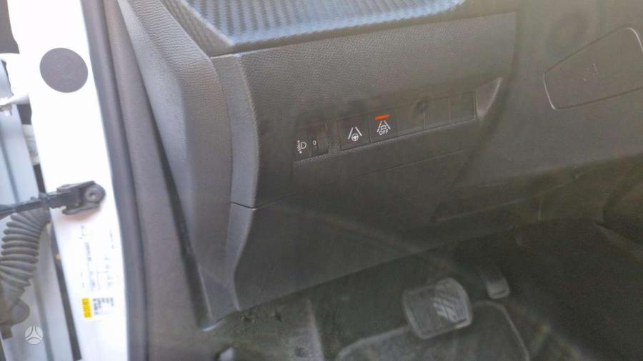 Balts Peugeot 2008 2020 Šauļi, ar dzinēja tilpumu 1.20 L un nobraukumu 127 tūkst. km par 12500 €, foto 32 vietnē AUTOMOTO.COM.LV