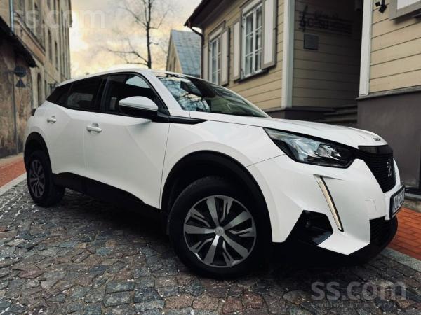 White Peugeot 2008 2020 in Cesis, with an engine capacity of 1.50 L and mileage of 243 thousand km for 10999 €, photo 4 on AUTOMOTO.COM.LV