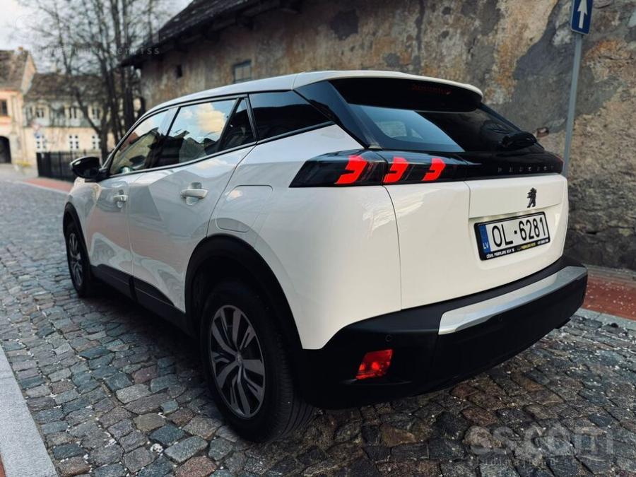 White Peugeot 2008 2020 in Cesis, with an engine capacity of 1.50 L and mileage of 243 thousand km for 10999 €, photo 7 on AUTOMOTO.COM.LV