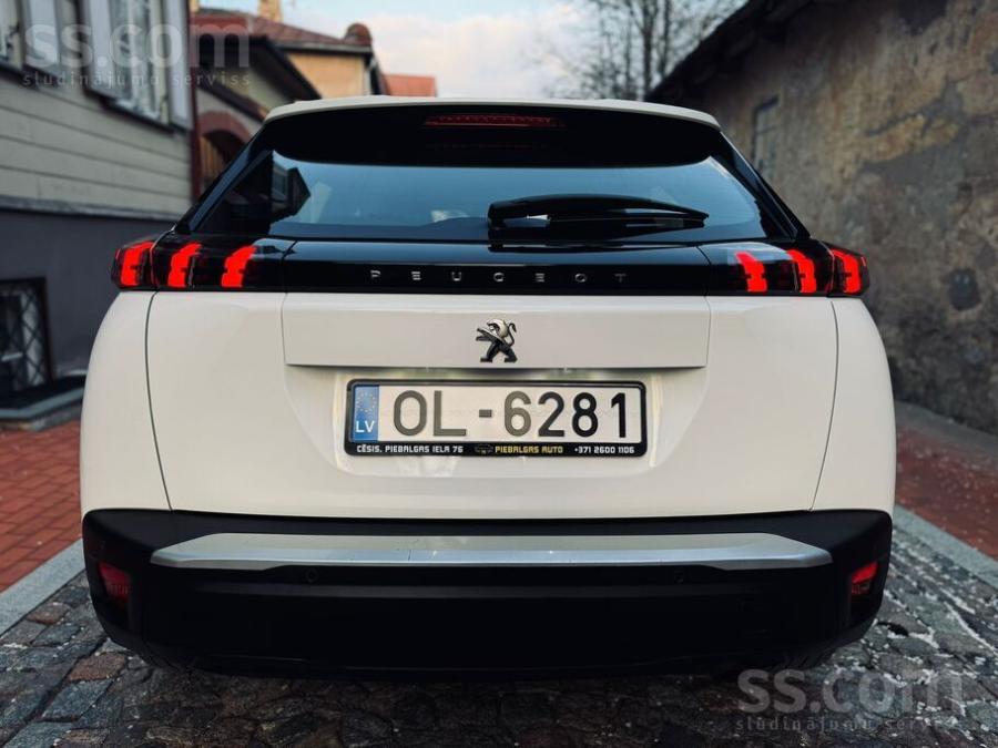 White Peugeot 2008 2020 in Cesis, with an engine capacity of 1.50 L and mileage of 243 thousand km for 10999 €, photo 9 on AUTOMOTO.COM.LV