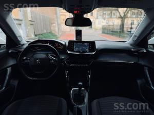 White Peugeot 2008 2020 in Cesis, with an engine capacity of 1.50 L and mileage of 243 thousand km for 10999 €, photo 10 on AUTOMOTO.COM.LV