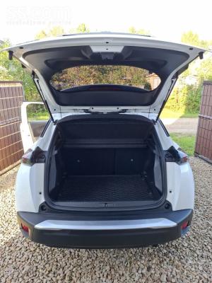 Balts Peugeot 2008 2020 Rīga, ar dzinēja tilpumu 1.20 L un nobraukumu 68 tūkst. km par 12400 €, foto  vietnē AUTOMOTO.COM.LV