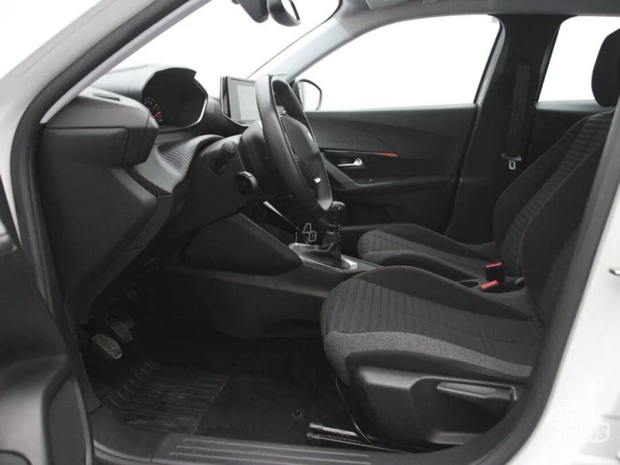 Balts Peugeot 2008 2021 Viļņa, ar dzinēja tilpumu 1.20 L un nobraukumu 125 tūkst. km par 11799 €, foto 5 vietnē AUTOMOTO.COM.LV