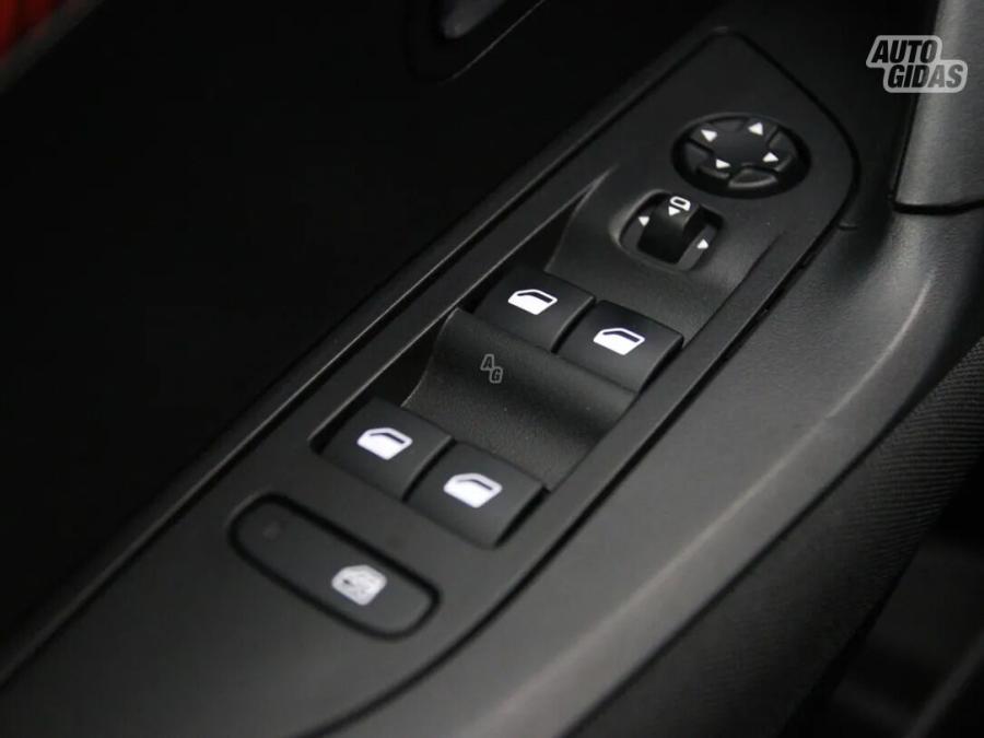 Balts Peugeot 2008 2021 Viļņa, ar dzinēja tilpumu 1.20 L un nobraukumu 125 tūkst. km par 11799 €, foto 27 vietnē AUTOMOTO.COM.LV