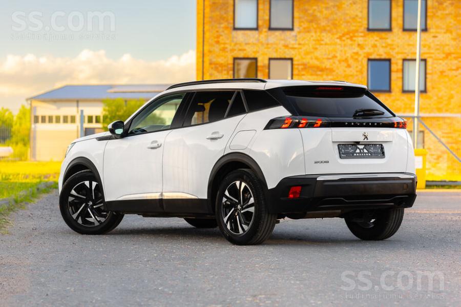 Balts Peugeot 2008 2021 Jelgava, ar dzinēja tilpumu 1.20 L un nobraukumu 105 tūkst. km par 10990 €, foto 5 vietnē AUTOMOTO.COM.LV