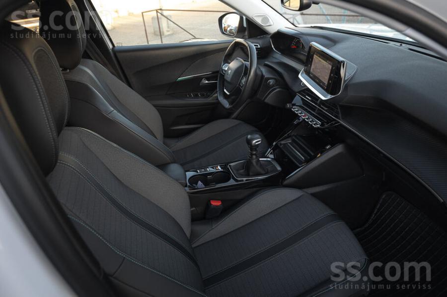Balts Peugeot 2008 2021 Jelgava, ar dzinēja tilpumu 1.20 L un nobraukumu 105 tūkst. km par 10990 €, foto 9 vietnē AUTOMOTO.COM.LV