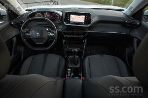 Balts Peugeot 2008 2021 Jelgava, ar dzinēja tilpumu 1.20 L un nobraukumu 105 tūkst. km par 10990 €, foto 12 vietnē AUTOMOTO.COM.LV