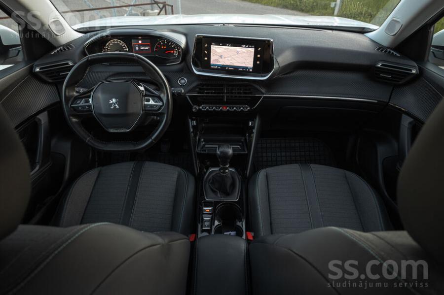 Balts Peugeot 2008 2021 Jelgava, ar dzinēja tilpumu 1.20 L un nobraukumu 105 tūkst. km par 10990 €, foto 12 vietnē AUTOMOTO.COM.LV