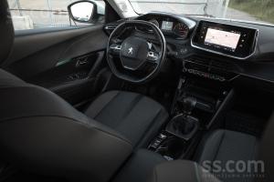 Balts Peugeot 2008 2021 Jelgava, ar dzinēja tilpumu 1.20 L un nobraukumu 105 tūkst. km par 10990 €, foto 13 vietnē AUTOMOTO.COM.LV
