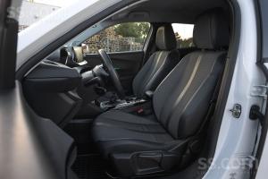Balts Peugeot 2008 2021 Jelgava, ar dzinēja tilpumu 1.20 L un nobraukumu 105 tūkst. km par 10990 €, foto 16 vietnē AUTOMOTO.COM.LV