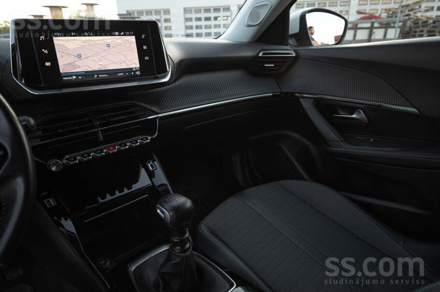 Balts Peugeot 2008 2021 Jelgava, ar dzinēja tilpumu 1.20 L un nobraukumu 105 tūkst. km par 10990 €, foto 18 vietnē AUTOMOTO.COM.LV