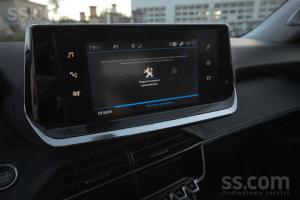 Balts Peugeot 2008 2021 Jelgava, ar dzinēja tilpumu 1.20 L un nobraukumu 105 tūkst. km par 10990 €, foto 19 vietnē AUTOMOTO.COM.LV