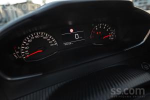 Balts Peugeot 2008 2021 Jelgava, ar dzinēja tilpumu 1.20 L un nobraukumu 105 tūkst. km par 10990 €, foto 21 vietnē AUTOMOTO.COM.LV