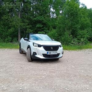 White Peugeot 2008 2021 in Tukums, with an engine capacity of 1.50 L and mileage of 65 thousand km for 15500 €, photo 4 on AUTOMOTO.COM.LV