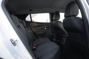 Balts Peugeot 2008 2021 Jelgava, ar dzinēja tilpumu 1.20 L un nobraukumu 105 tūkst. km par 10990 €, foto 11 vietnē AUTOMOTO.COM.LV
