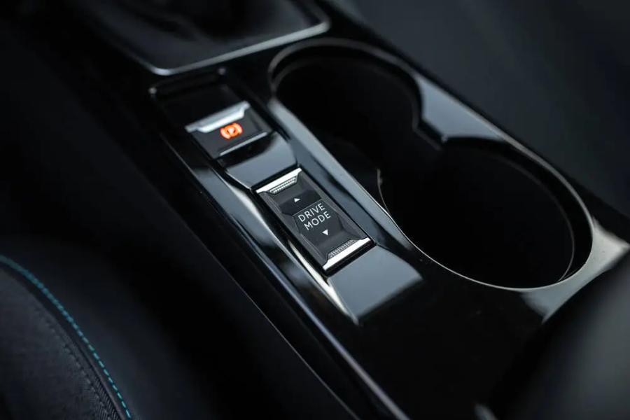 Balts Peugeot 2008 2021 Jelgava, ar dzinēja tilpumu 1.20 L un nobraukumu 105 tūkst. km par 10990 €, foto 17 vietnē AUTOMOTO.COM.LV