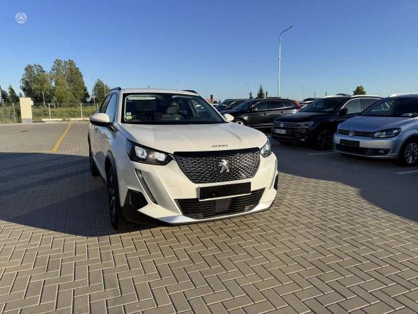 White Peugeot 2008 2021 in Taurage, with an engine capacity of 1.50 L and mileage of 224 thousand km for 10700 €, photo 4 on AUTOMOTO.COM.LV