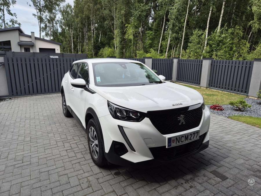 Balts Peugeot 2008 2021 Šauļi, ar dzinēja tilpumu 1.50 L un nobraukumu 219 tūkst. km par 8900 €, foto 3 vietnē AUTOMOTO.COM.LV