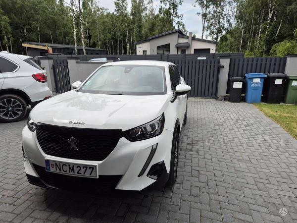 Balts Peugeot 2008 2021 Šauļi, ar dzinēja tilpumu 1.50 L un nobraukumu 219 tūkst. km par 8900 €, foto 3 vietnē AUTOMOTO.COM.LV