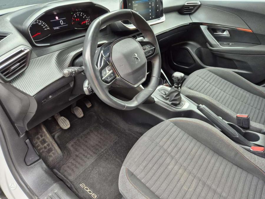Balts Peugeot 2008 2021 Šauļi, ar dzinēja tilpumu 1.50 L un nobraukumu 219 tūkst. km par 8900 €, foto 14 vietnē AUTOMOTO.COM.LV