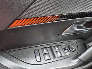 Balts Peugeot 2008 2021 Šauļi, ar dzinēja tilpumu 1.50 L un nobraukumu 219 tūkst. km par 8900 €, foto 22 vietnē AUTOMOTO.COM.LV
