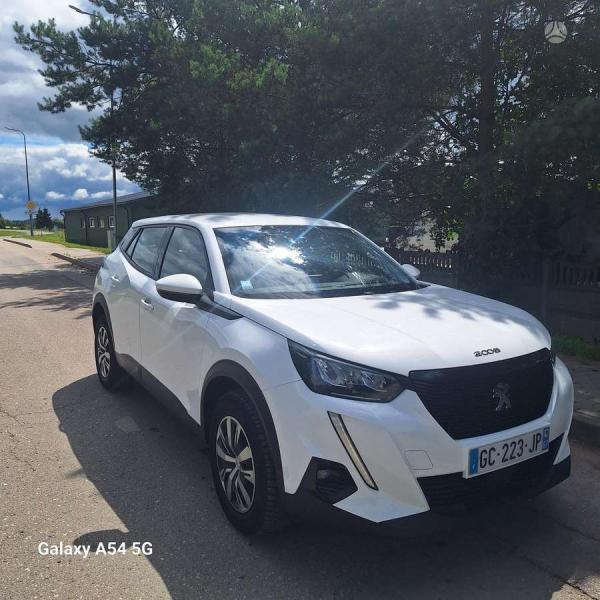 White Peugeot 2008 2021 in Taurage, with an engine capacity of 1.50 L and mileage of 197 thousand km for 10999 €, photo 1 on AUTOMOTO.COM.LV