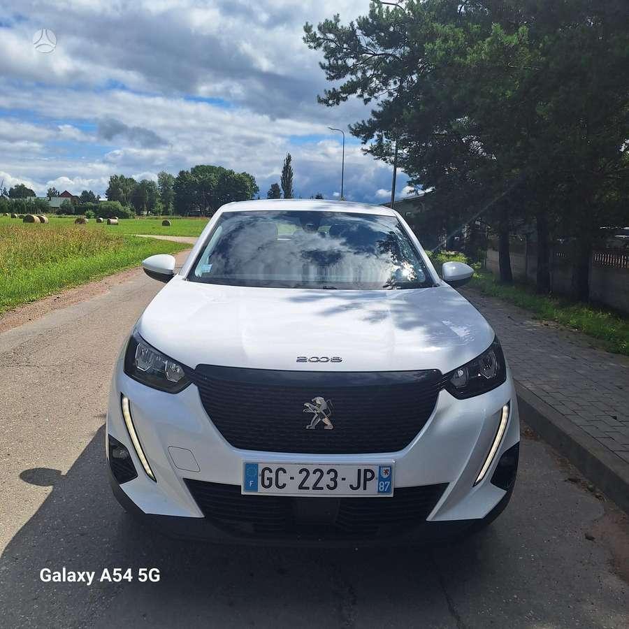White Peugeot 2008 2021 in Taurage, with an engine capacity of 1.50 L and mileage of 197 thousand km for 10999 €, photo 3 on AUTOMOTO.COM.LV