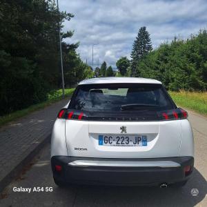 White Peugeot 2008 2021 in Taurage, with an engine capacity of 1.50 L and mileage of 197 thousand km for 10999 €, photo 6 on AUTOMOTO.COM.LV