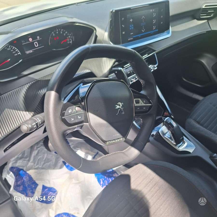 White Peugeot 2008 2021 in Taurage, with an engine capacity of 1.50 L and mileage of 197 thousand km for 10999 €, photo 8 on AUTOMOTO.COM.LV