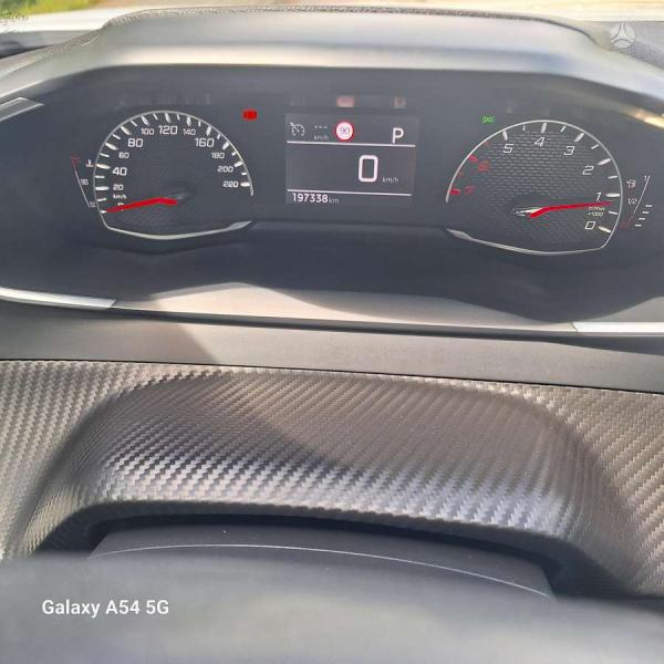 White Peugeot 2008 2021 in Taurage, with an engine capacity of 1.50 L and mileage of 197 thousand km for 10999 €, photo 9 on AUTOMOTO.COM.LV